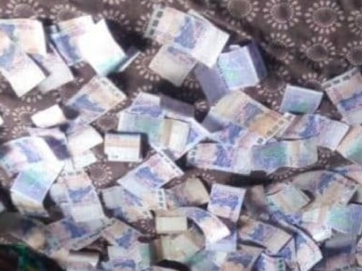 Togo : Plusieurs faux billets de 10.000 FCFA interceptés par la douane ...