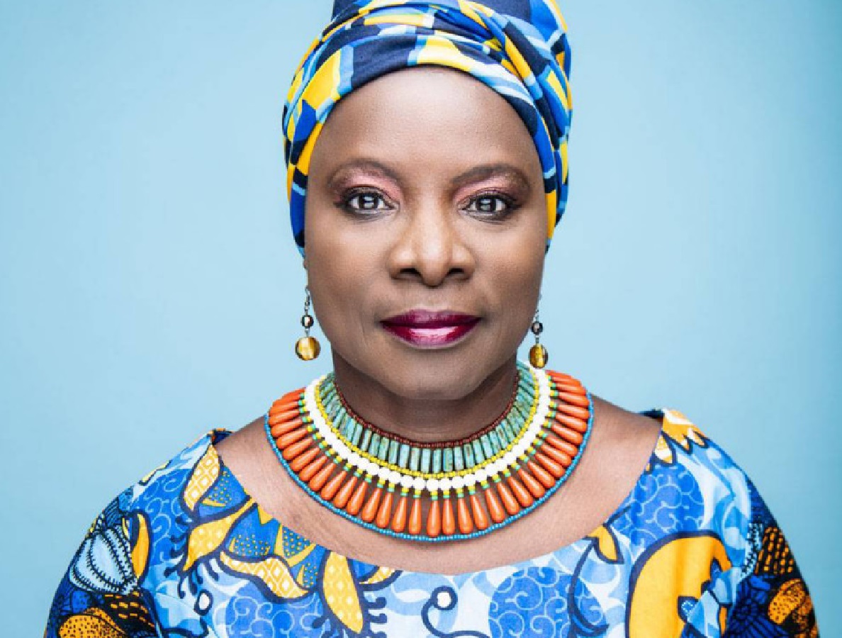 Angélique Kidjo très séduisante : La diva charme la toile avec une ...