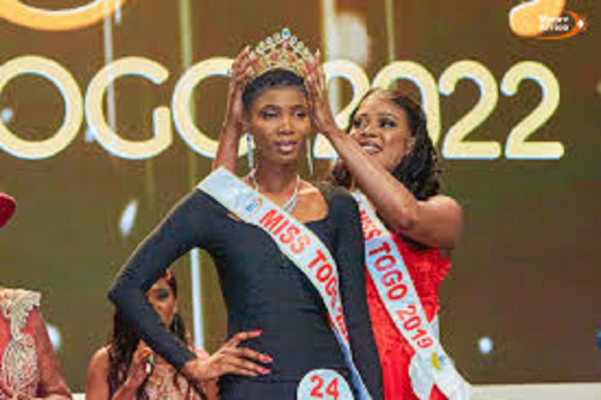 Adjo Tossou : la miss togolaise encore attaquée ; les internautes s ...