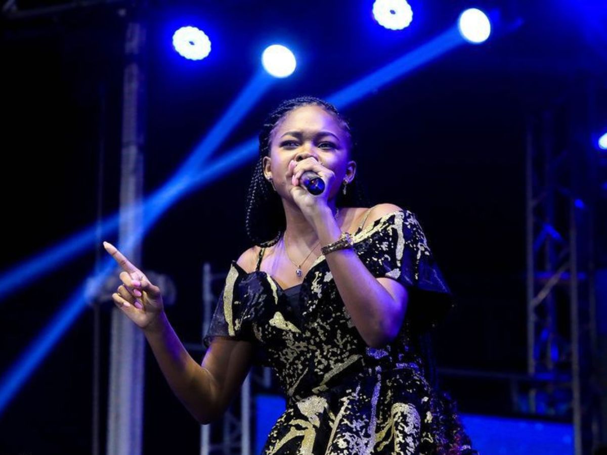 C'est chaud ! Indira Baboke "refuse de faire cours sans clim... On n’a ...