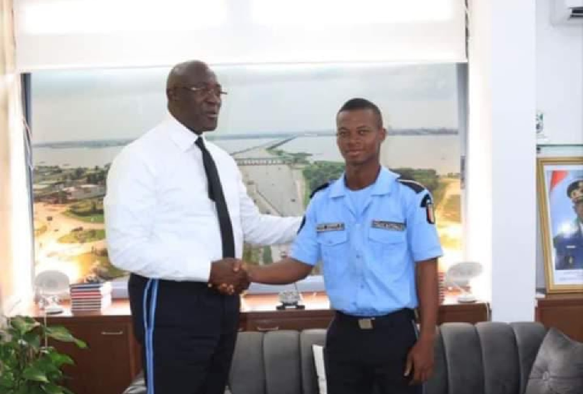 Côte d'Ivoire : le policier devant lequel Dezy Dokui a twerké au Tchin ...